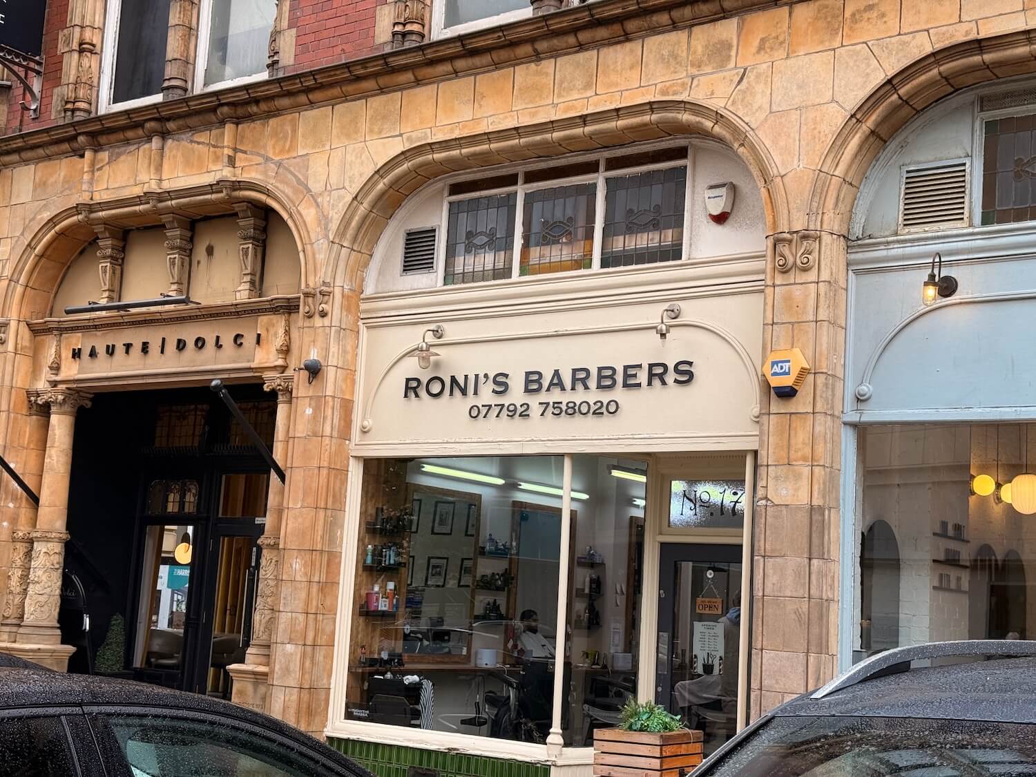 Roni’s Barbers – Welcome To Preston!